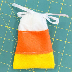 Easy-sew candy corn Halloween treat bags | Chica and Jo
