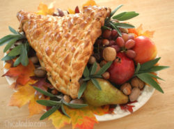 Make a bread cornucopia for Thanksgiving | Chica and Jo
