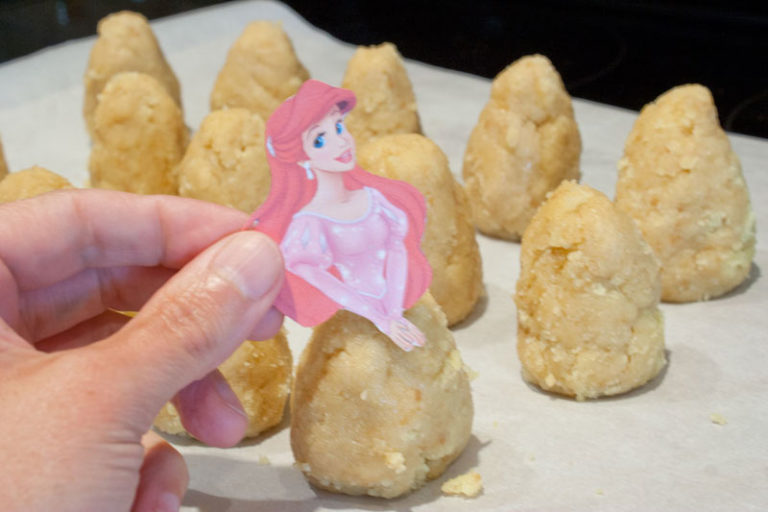 Disney Princess Cake Pop Toppers | Chica and Jo