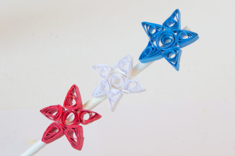 Fourth of July Quilled Paper Cake Topper | Chica and Jo