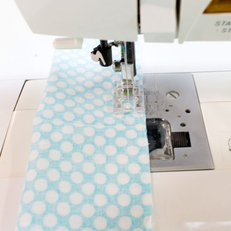 Make Your Own Cooling Neck Wraps | Chica and Jo
