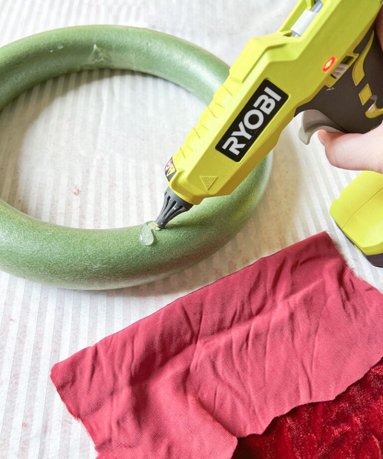 How to Make a Braided Velvet Wreath | Chica and Jo