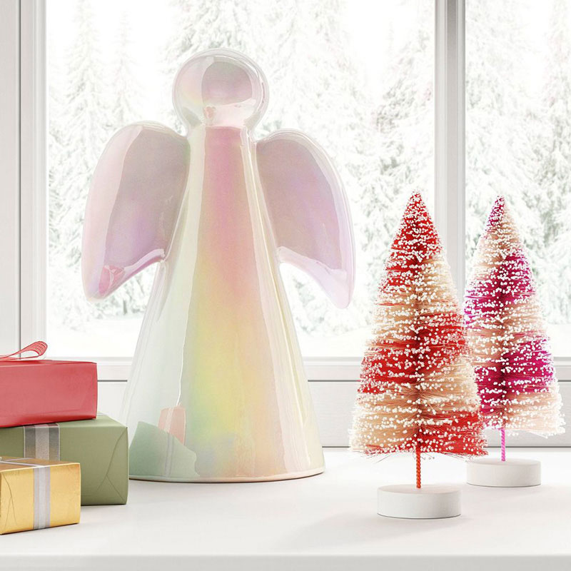 15 Prismatic Iridescent Christmas Decor Trend (2024) | Chica and Jo